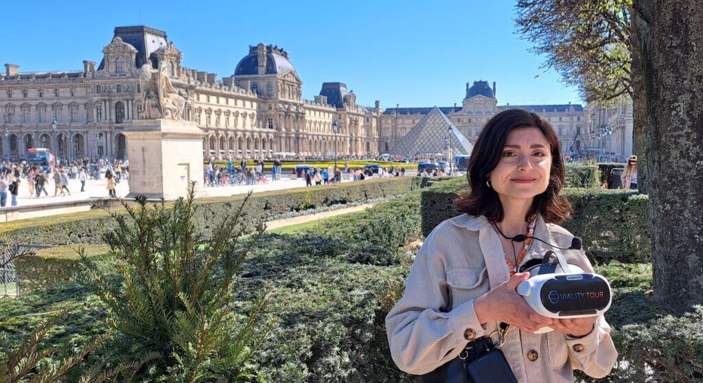 Virtual Reality Tours of Notre-Dame, the Eiffel Tower and the Louvre ...